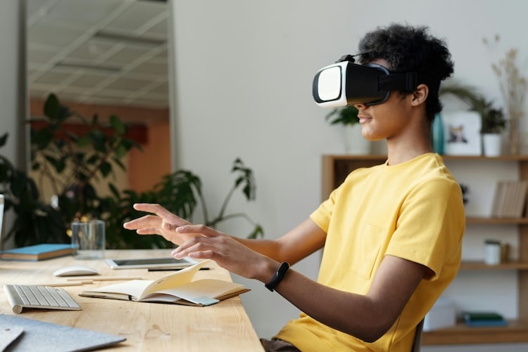Arbeiten im Metaverse: Utopie oder baldige Realität? Arbeiten im Metaverse: Utopie oder baldige Realität?